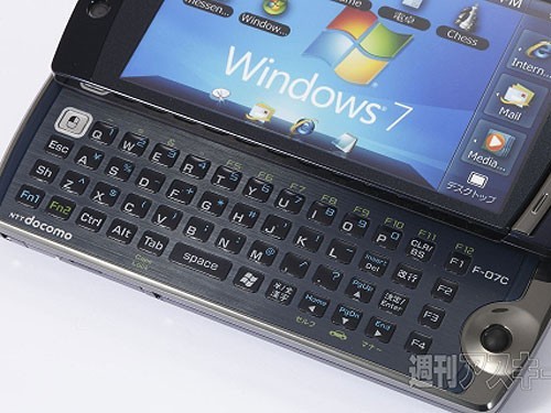 首款ATOM/Windows7手机 富士通F-07C亮相_手机_科技时代_新浪网