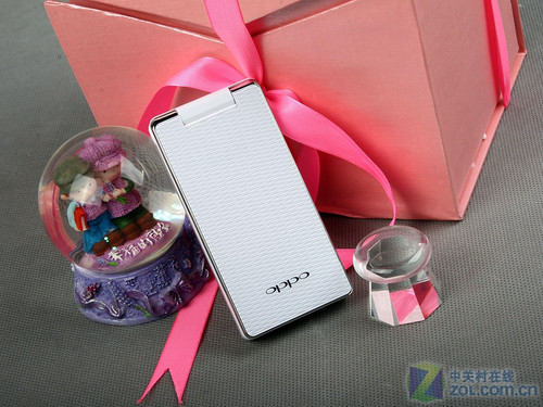 Ulike享自由 OPPO首款翻盖机A520图赏(2)_手机_科技时代_新浪网