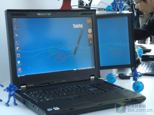 IDF 2010：ThinkPad W701ds双屏本展示_笔记本_科技时代_新浪网