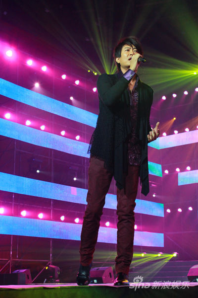 游鸿明唱响南京 预热二十周年演唱会|演唱会|游鸿明|南京_新浪娱乐_新浪网