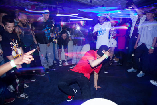 MOOK Club携手BIS共享悦舞狂欢_尚品频道_新浪网